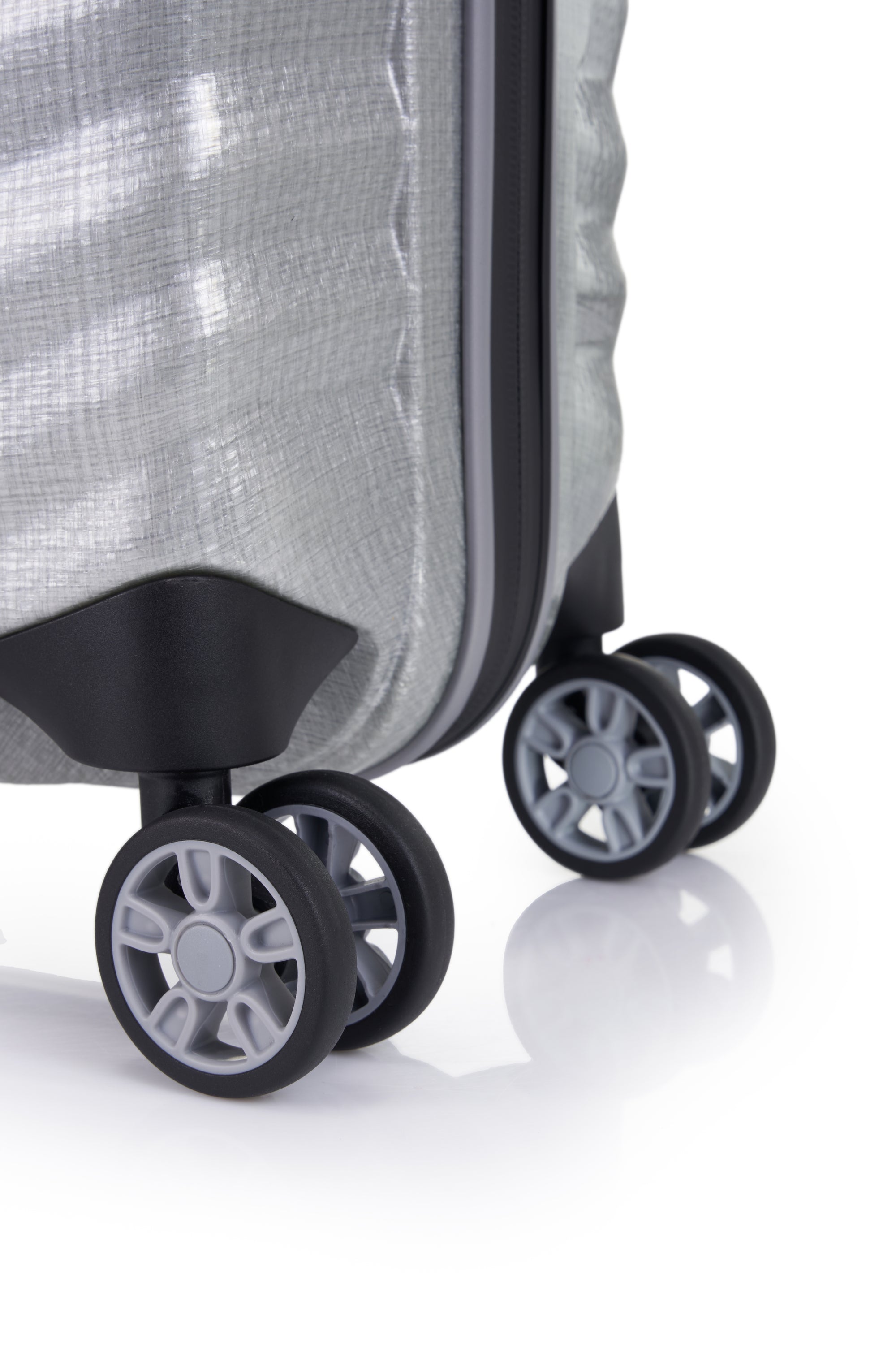 Samsonite - Lite Shock Sport 55cm - Silver – Bags To Go